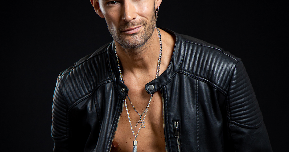 ¡Alex Durán y su metamorfosis como Ishiro! - lemon mx