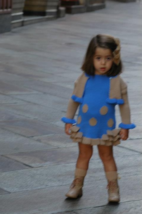 COSITAS DE MARIA Y HELENA: NOS VAMOS DE TIENDAS ANA POMPONES