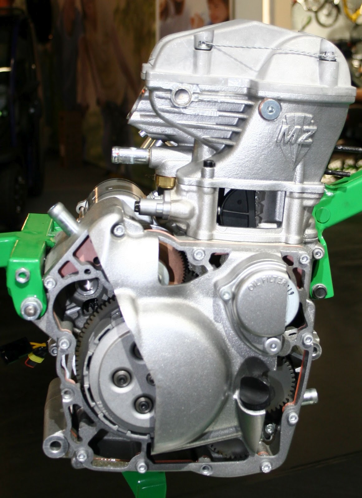 FBM Motos: MZ 125 SF com válvula variável