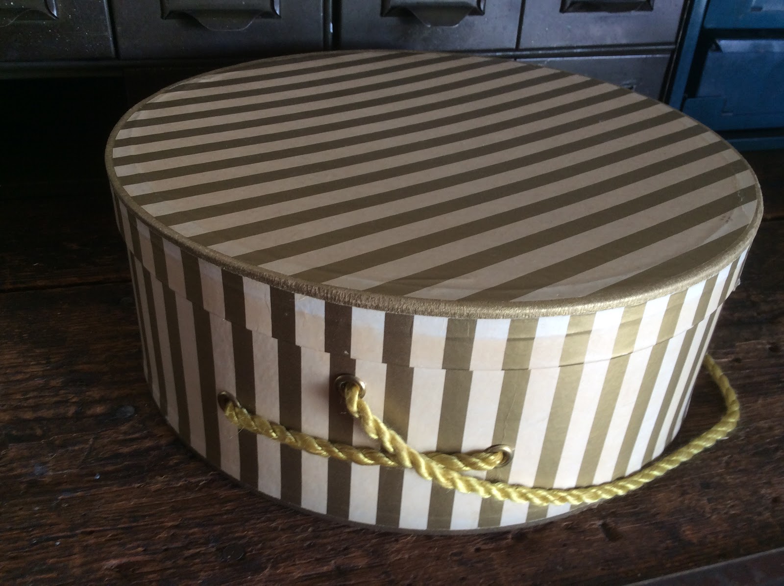 Fresh Vintage by Lisa S: A Stenciled Vintage Hat Box