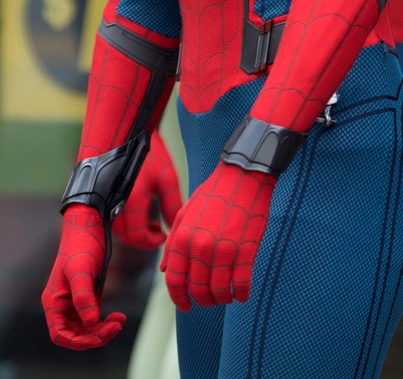 SNEAK PEEK : New Footage From "Spider-Man: Homecoming"