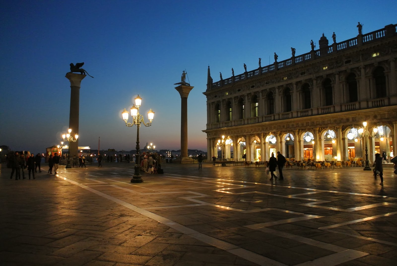 Le blog de Gabrielle Aznar: La place Saint-Marc ♦ Souvenirs de Venise