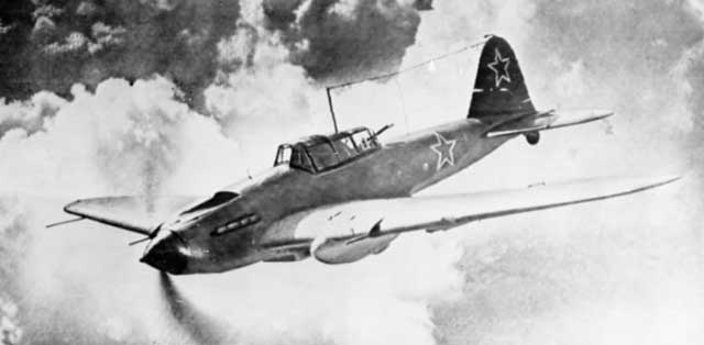 World War II in Pictures: Ilyushin Il-2 Shturmovik: Most Produced ...