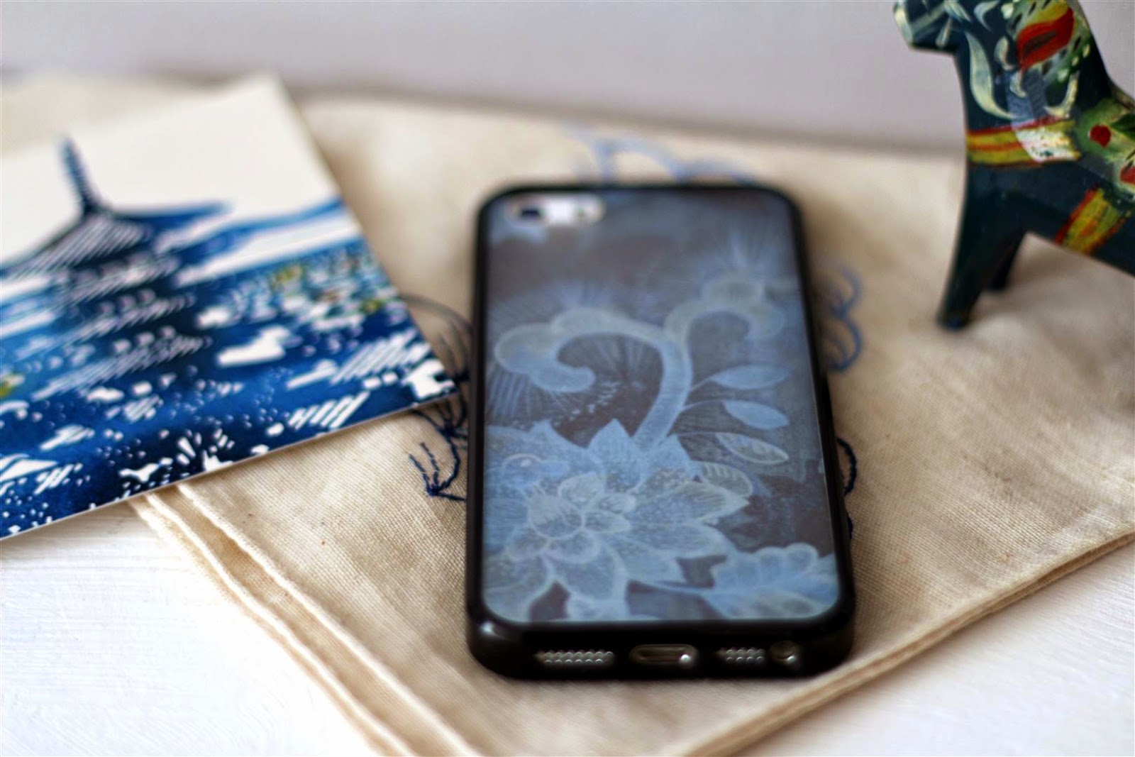 emuse: Indigo phone case