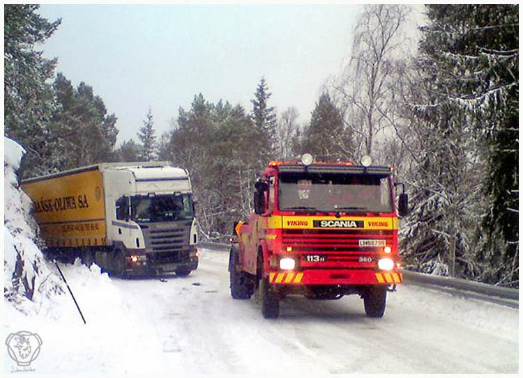 SCANIA: Scania 113H 360 Viking bilberging.