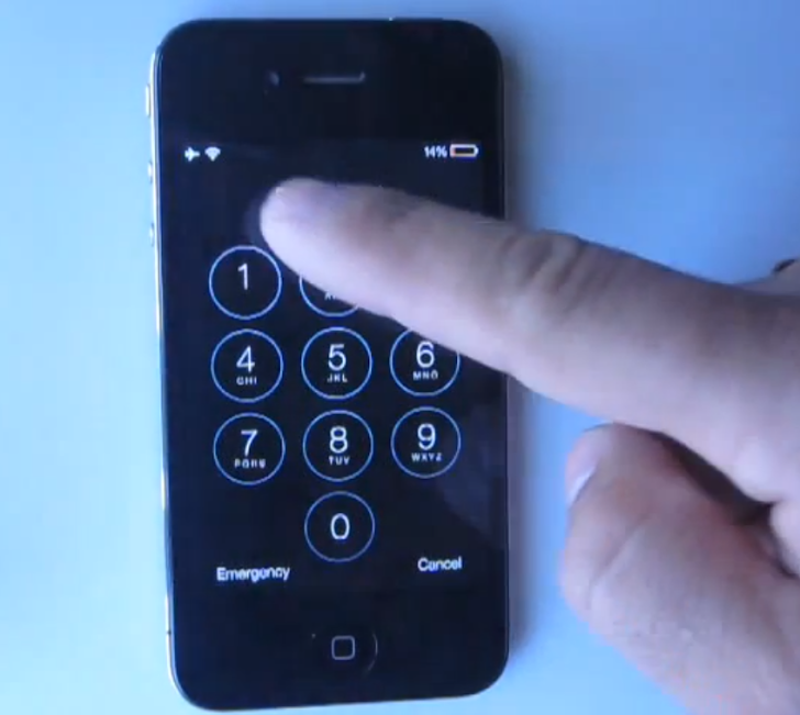 iPhone's iOS 7 Lockscreen hack allows to bypass Security