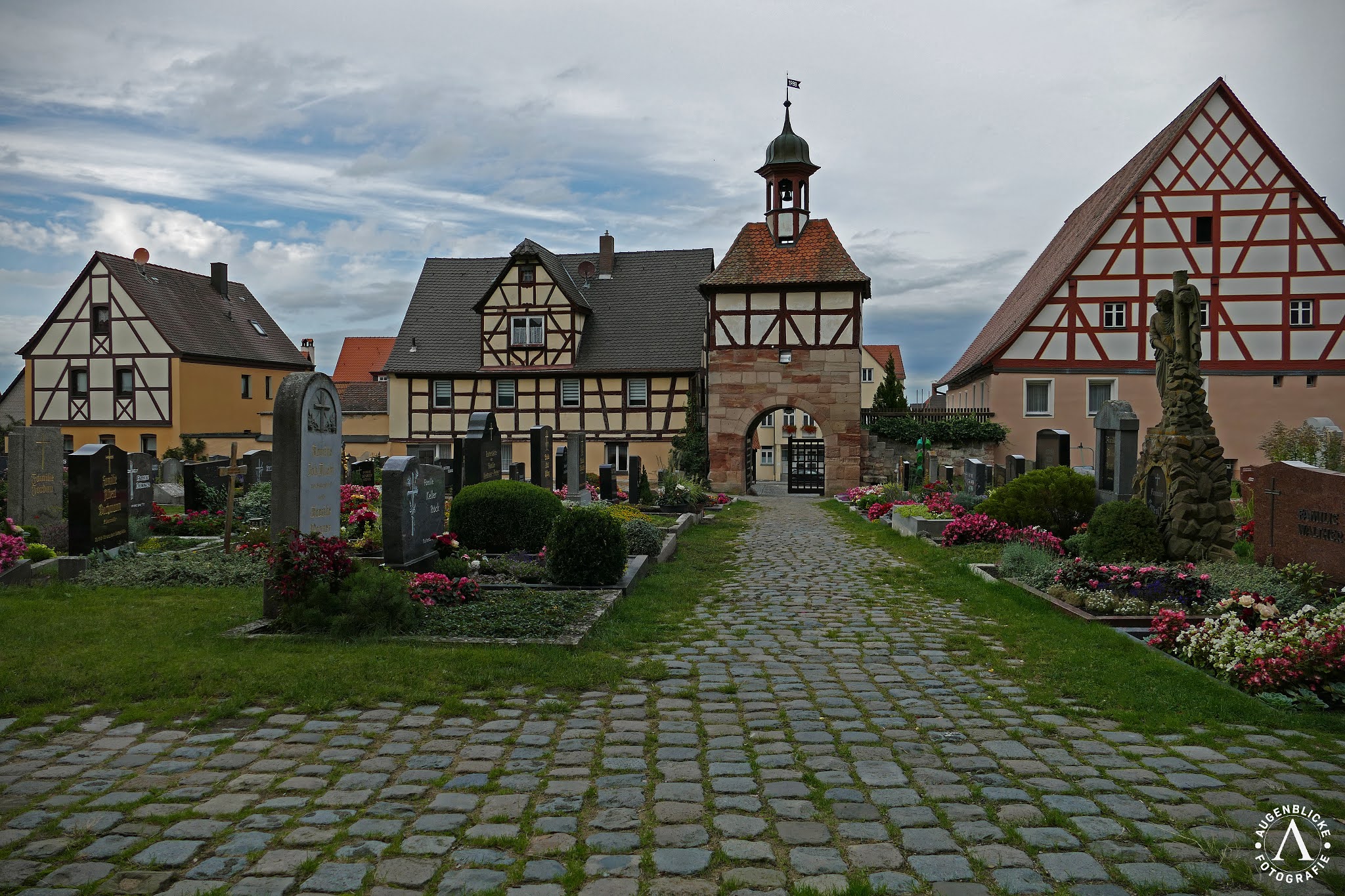 Augenblicke Fotografie: Die St. Laurentius Kirche Roßtal