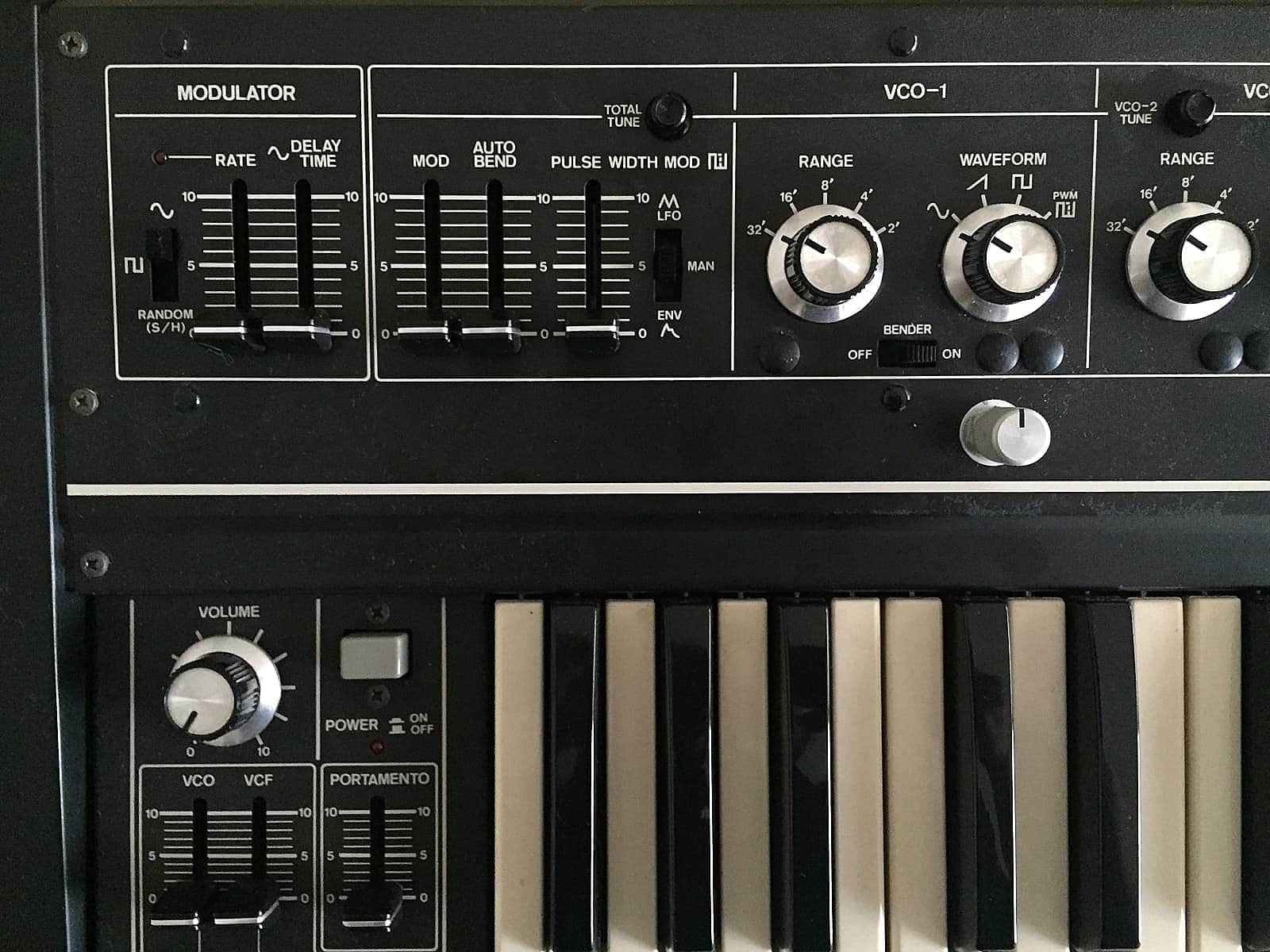 MATRIXSYNTH: Roland SH-2 Synthesizer: SH2: Includes Briefcase + FM ...