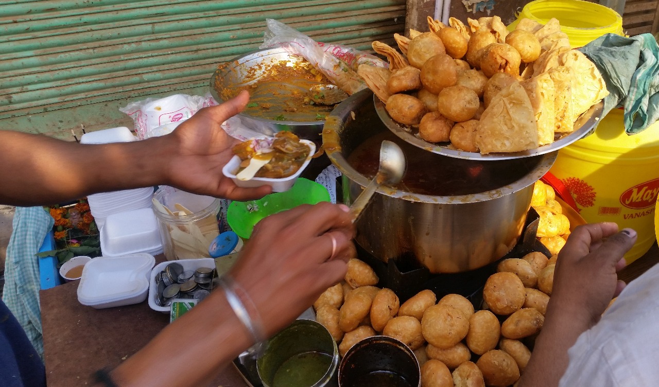 Street Food from Varanasi, Part 1: All About Kachori, Rabri and Lassi ...