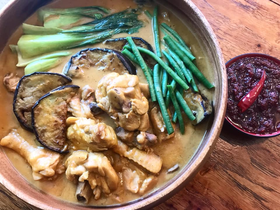Chicken Kare-Kare