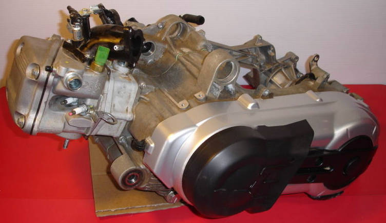 Malaguti Spidermax GT500: Piaggio 500cc MASTER engine pictures