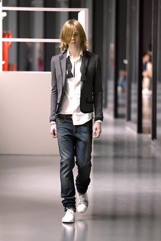 A Walk Day: Dior homme 2005S/S