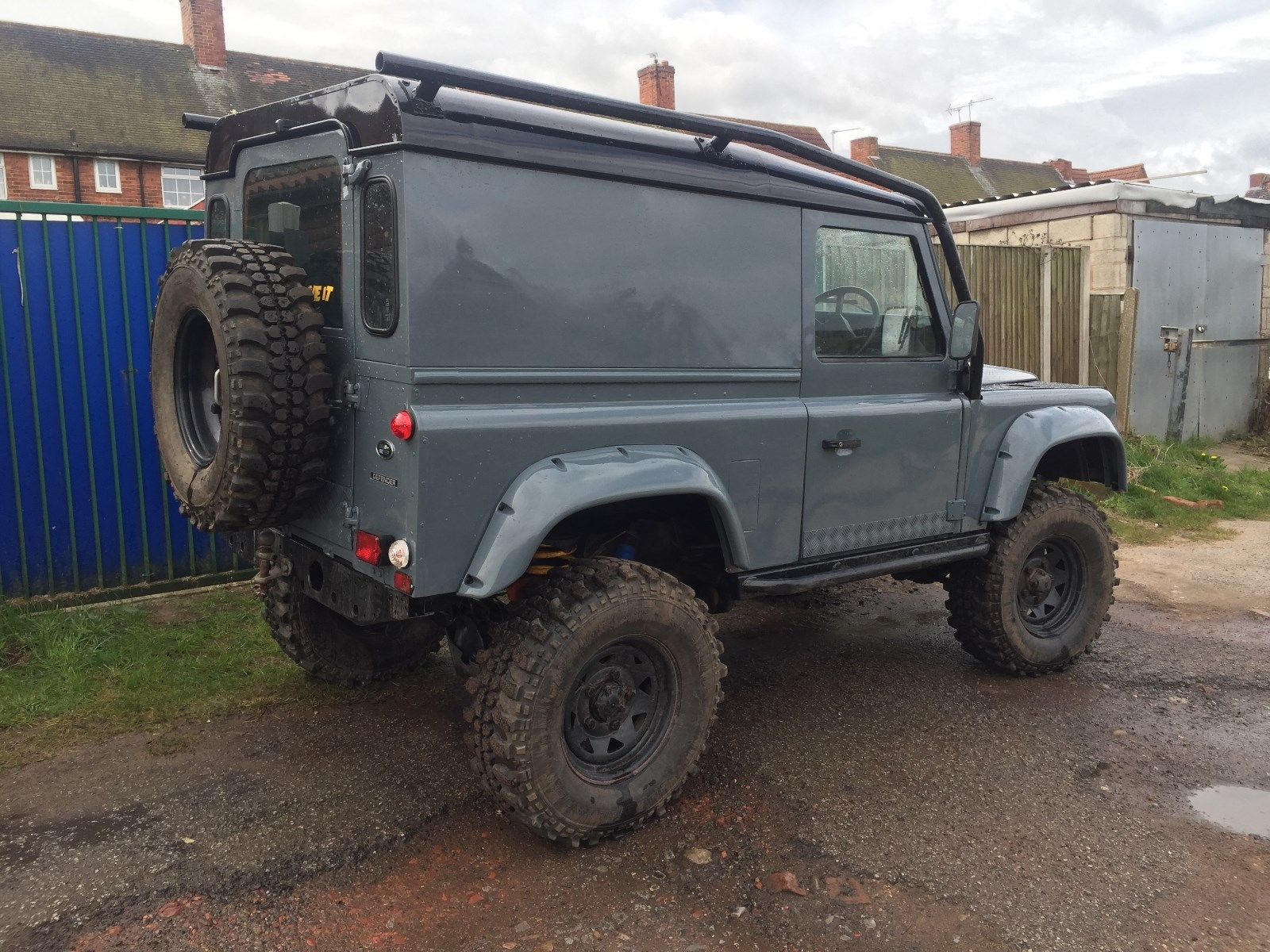 Landrover Defender: Land Rover Defender 90 offroader air locker off ...