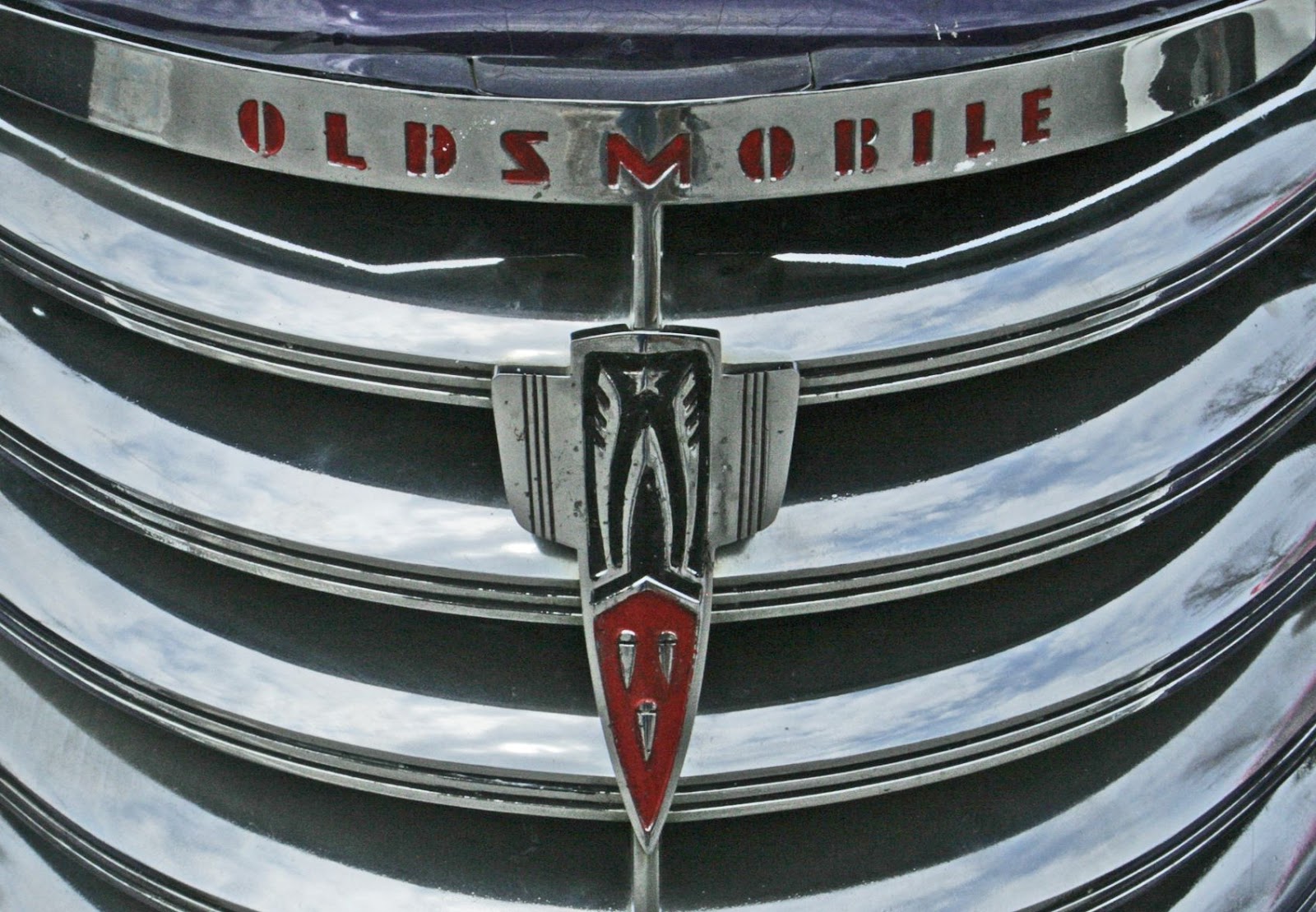 American Auto Emblems: OLDSMOBILE