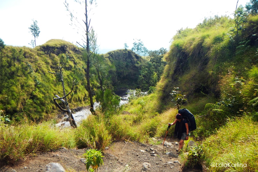 GEOLIVING: Perlengkapan dan Peralatan Mendaki Gunung di Indonesia