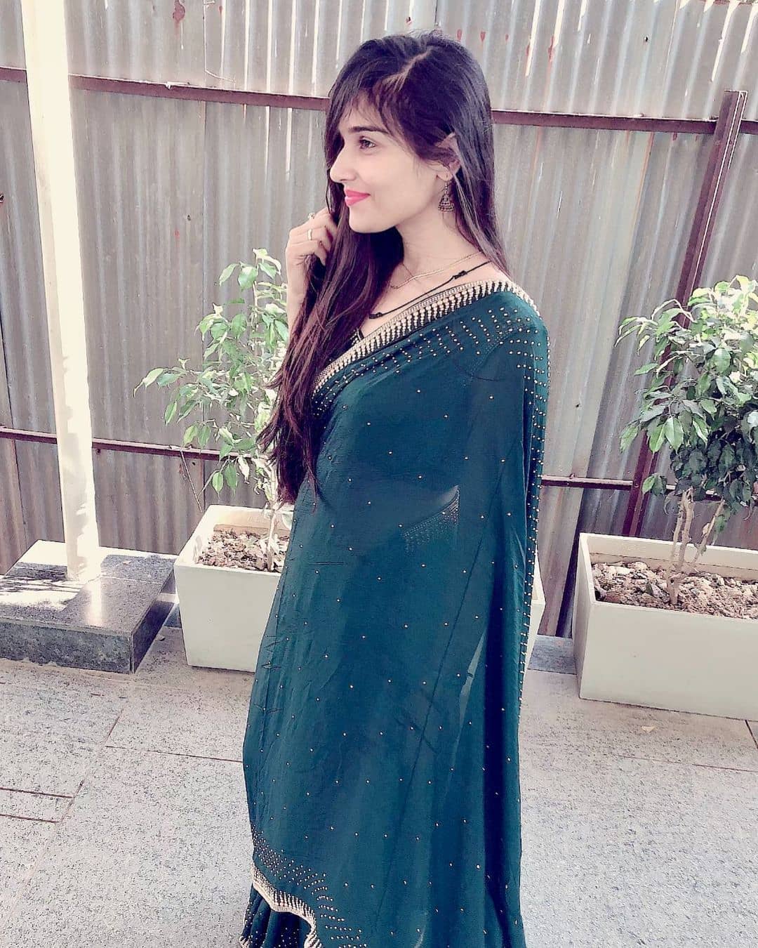 Also See : instagram stylish girl with indian flag