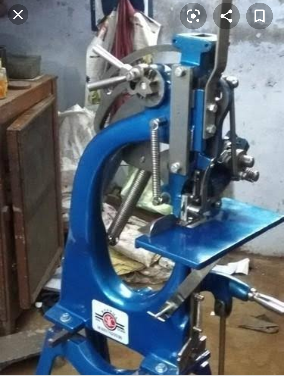 Manual stiching machine.