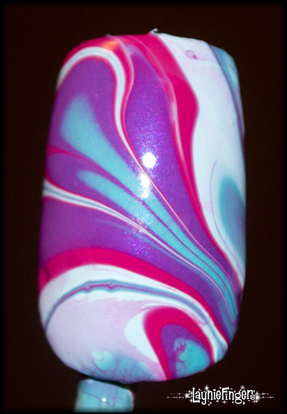 Layniefingers: Finally- a successful water marble!