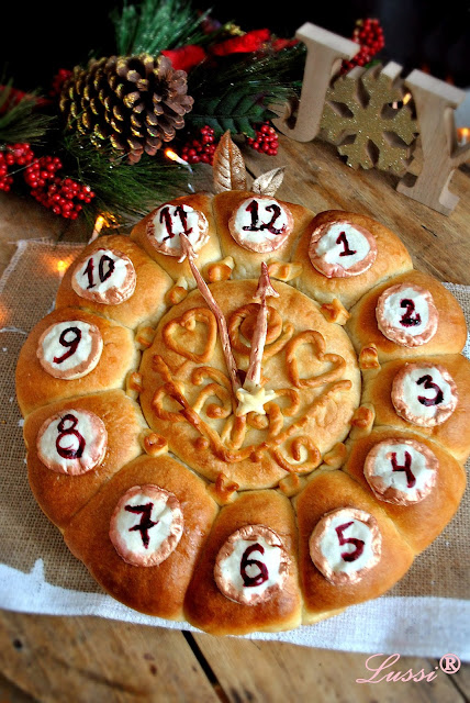 Lussi`s World of Artcraft: Питка "Часовник" за Нова година / Soft Bread ...