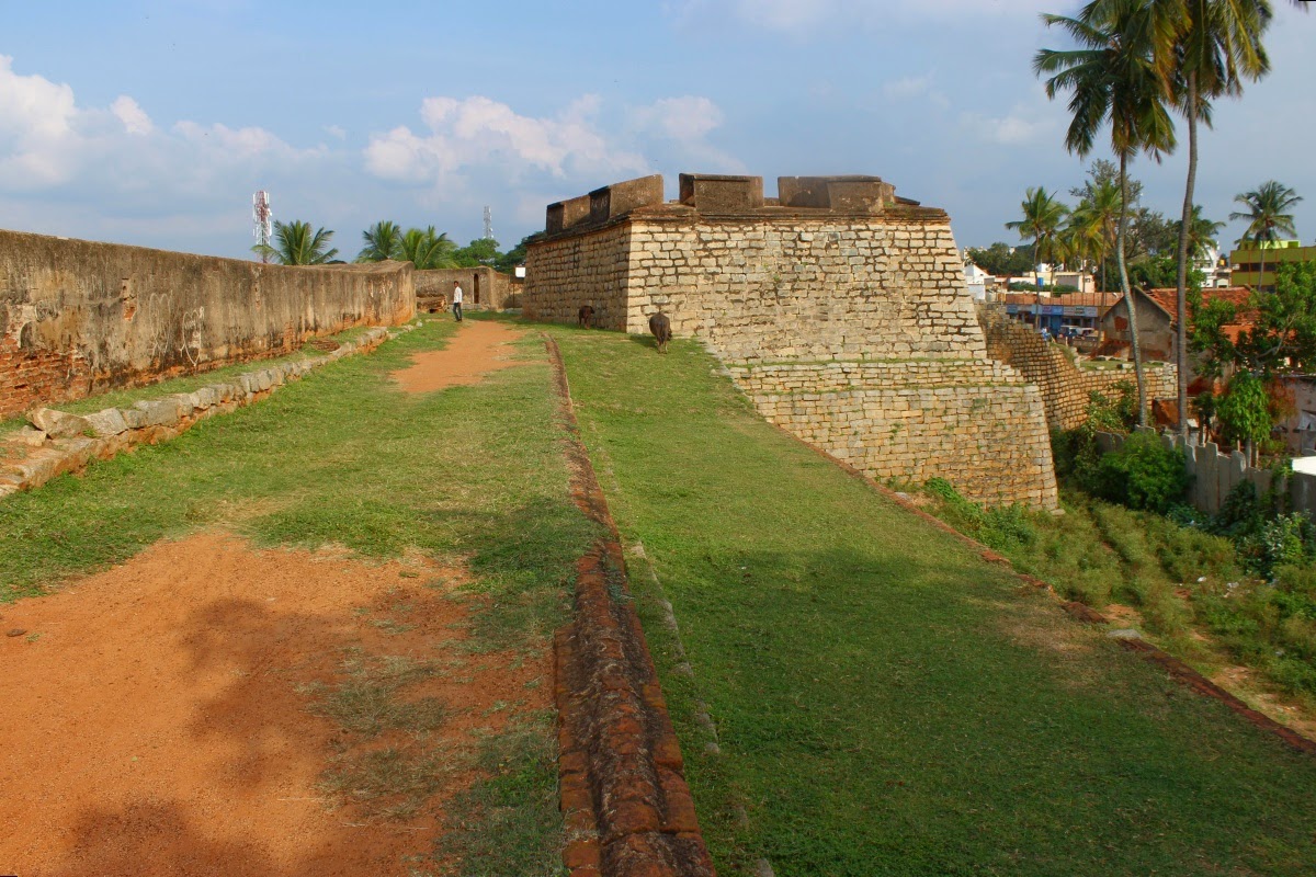 Journeys across Karnataka: Fort Devanahalli
