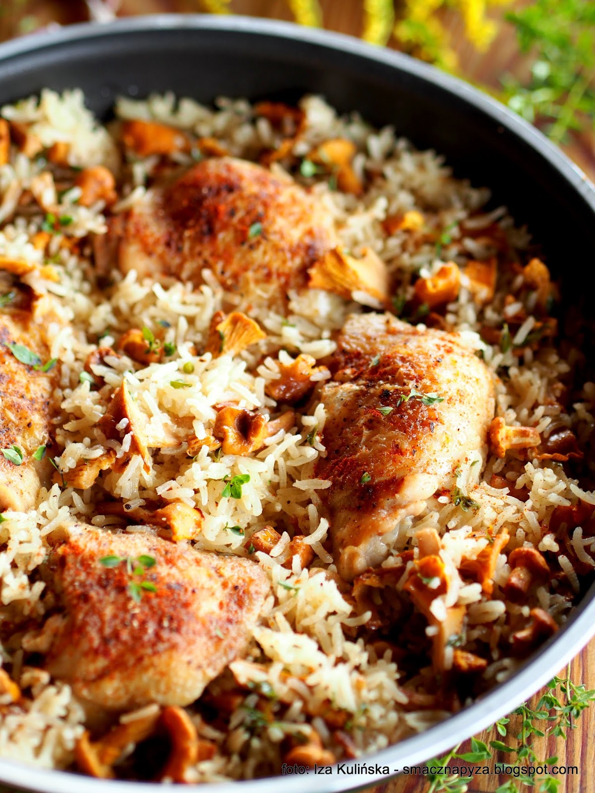 Kurczak duszony z ryżem i kurkami | Smaczna Pyza