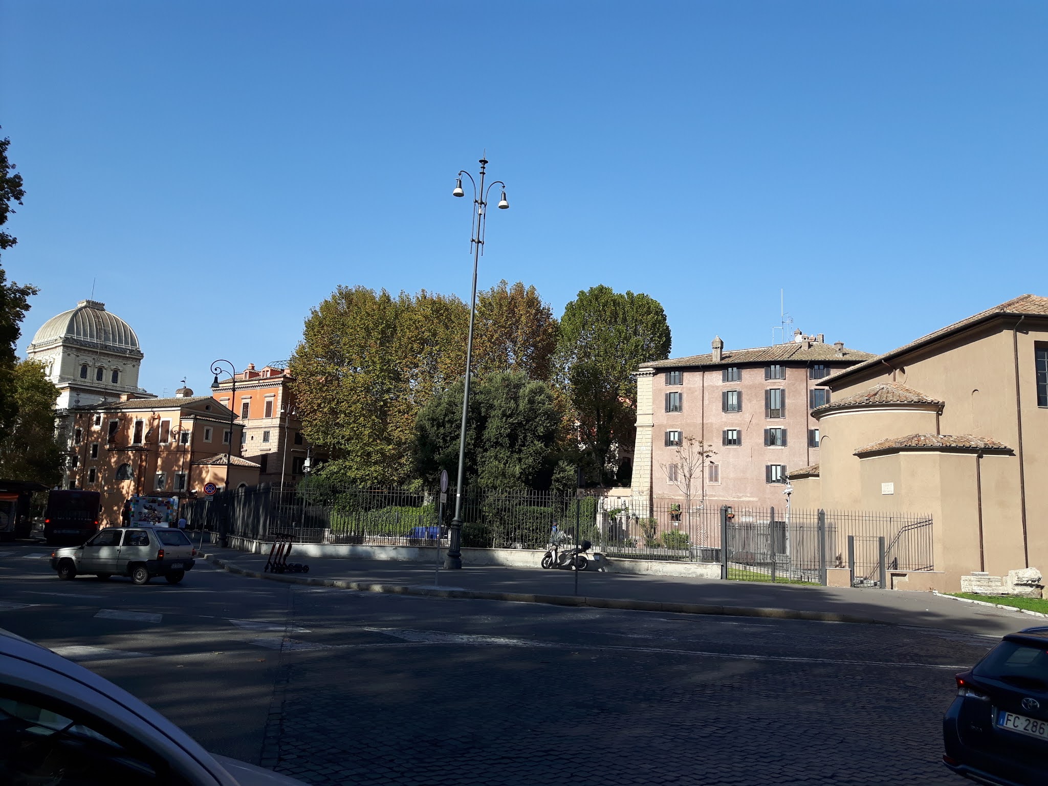 Rerum Romanarum: Piazza di Monte Savello