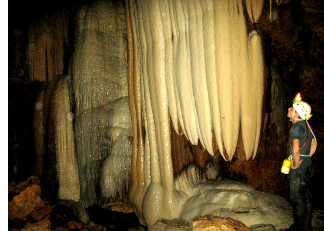 Jiabong, Samar (Western), Philippines Hot Spots: Jiabong, Samar Lobo Cave