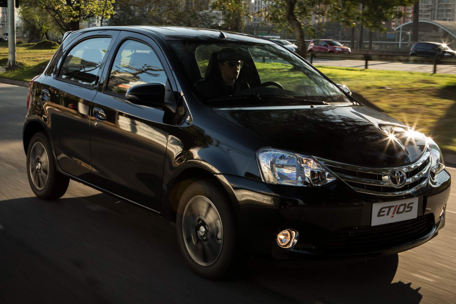 Toyota Etios 2015 fica mais caro, mas ganha equipamentos