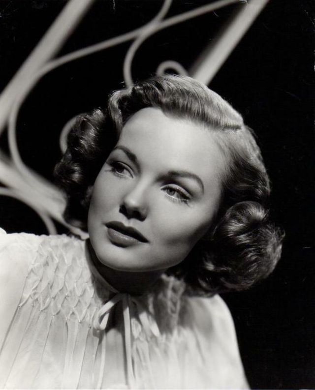 Gorgeous Photos of Wanda Hendrix in the 1940s and ’50s ~ Vintage Everyday