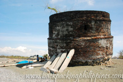 Backpacking Philippines: Baluarte: The Leaning Watchtower of Luna, La Union
