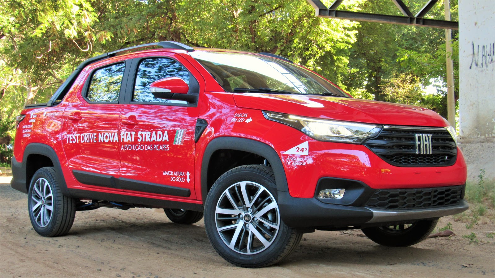 Dirigimos a Fiat Strada Cabine Dupla Volcano 1.3 2021!