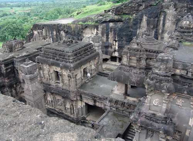 LAS CUEVAS AJANTA - Siguenos en: @ mparalelos