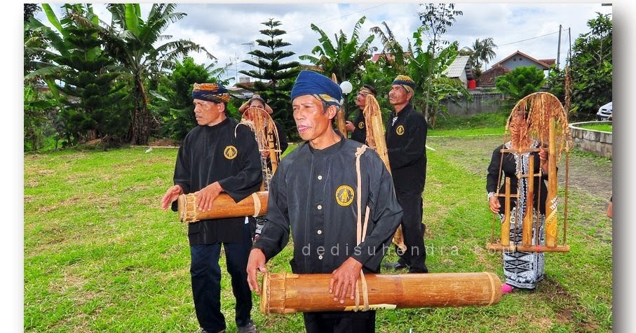 gudang literatur dan politik: Kesenian Doddog Lojor Ciptagelar ...