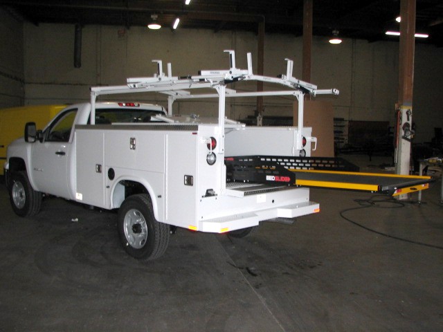 HEAVY DUTY EQUIPMENT: Knapheide Service Body Installation With ...