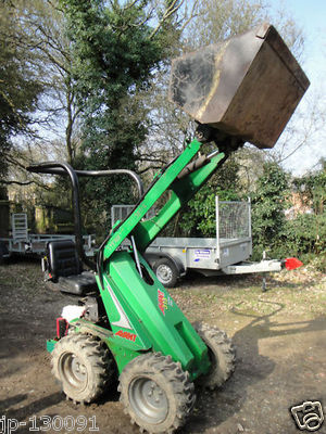eBay Scam Hunter: AVANT 313 4WD petrol skid steer multi purpose loader