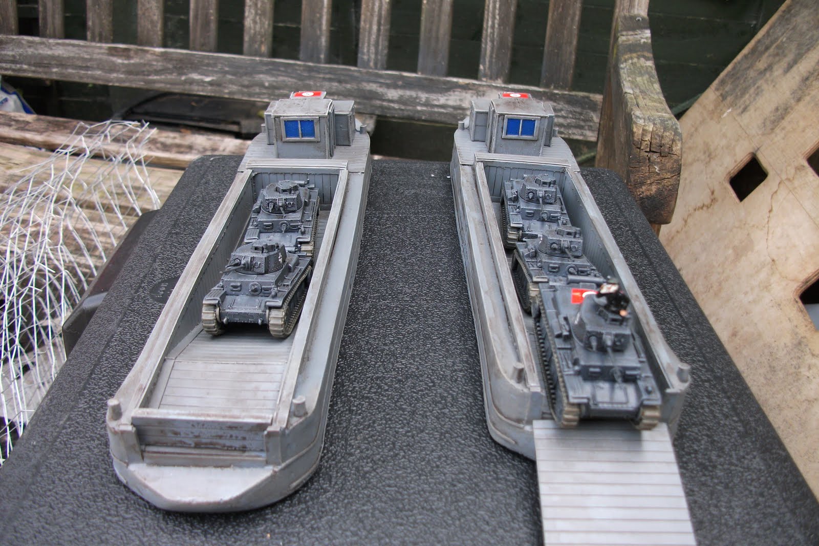 The Angry Lurker: 20mm Painted WW2 German Landing Barges Type A1.