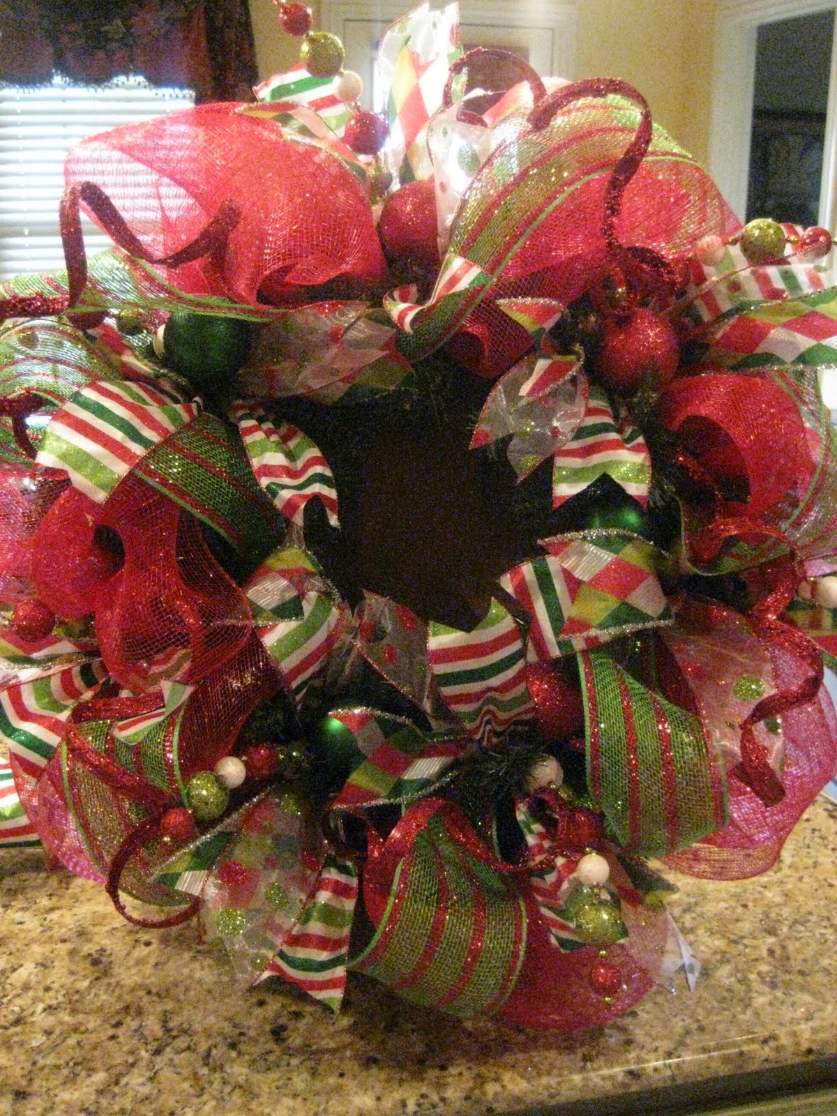 Kristen's Creations: Christmas Mesh Wreath Tutorial!