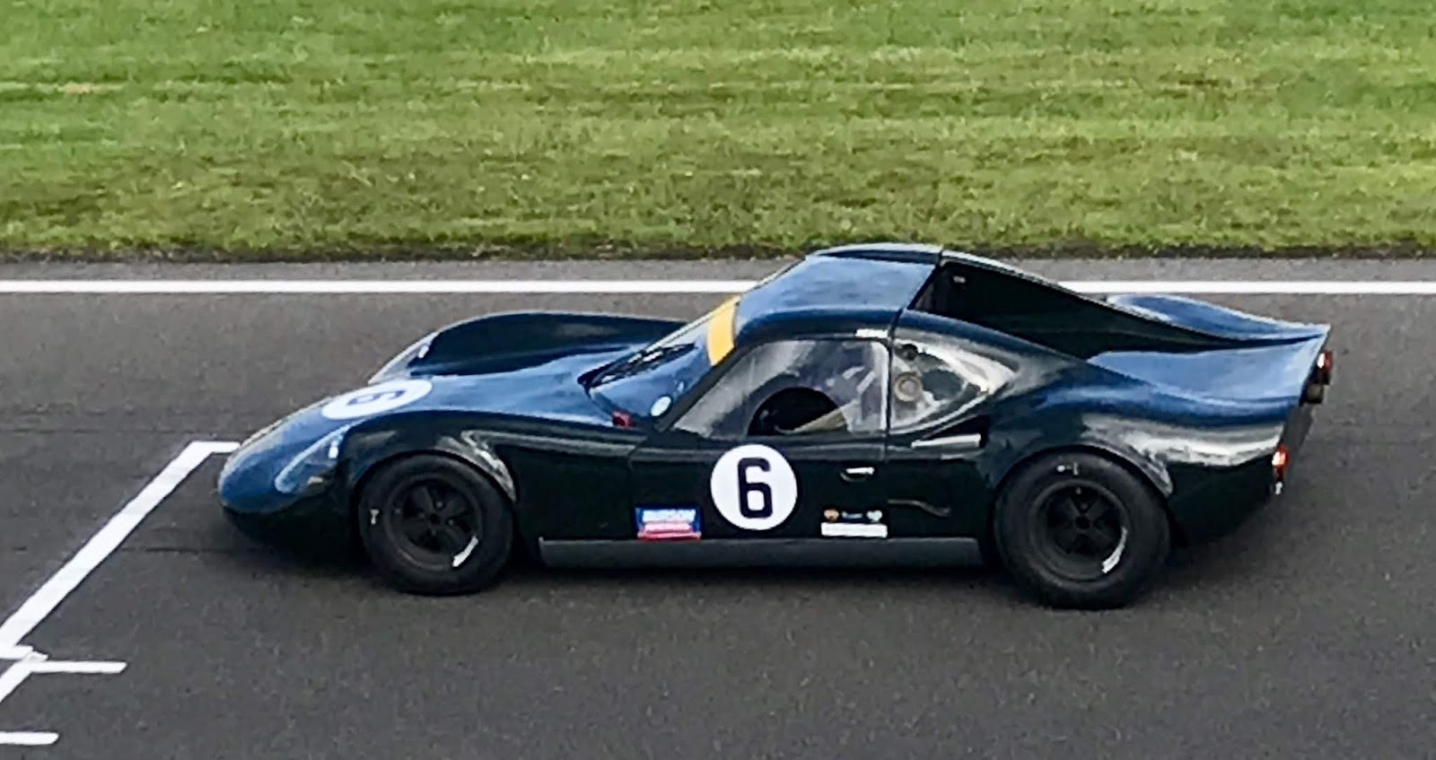 SpeedSportBlog: Chevron Race Cars in North America