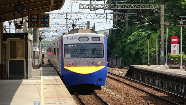 Blair's 鐵道攝影: EMU718電聯車 / TRA EMU718 Electric Multiple Unit