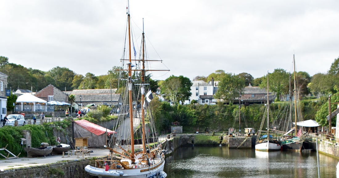 .: This Week’s MENU. Neethlingshof; Champagne; Eden Project, Padstow ...