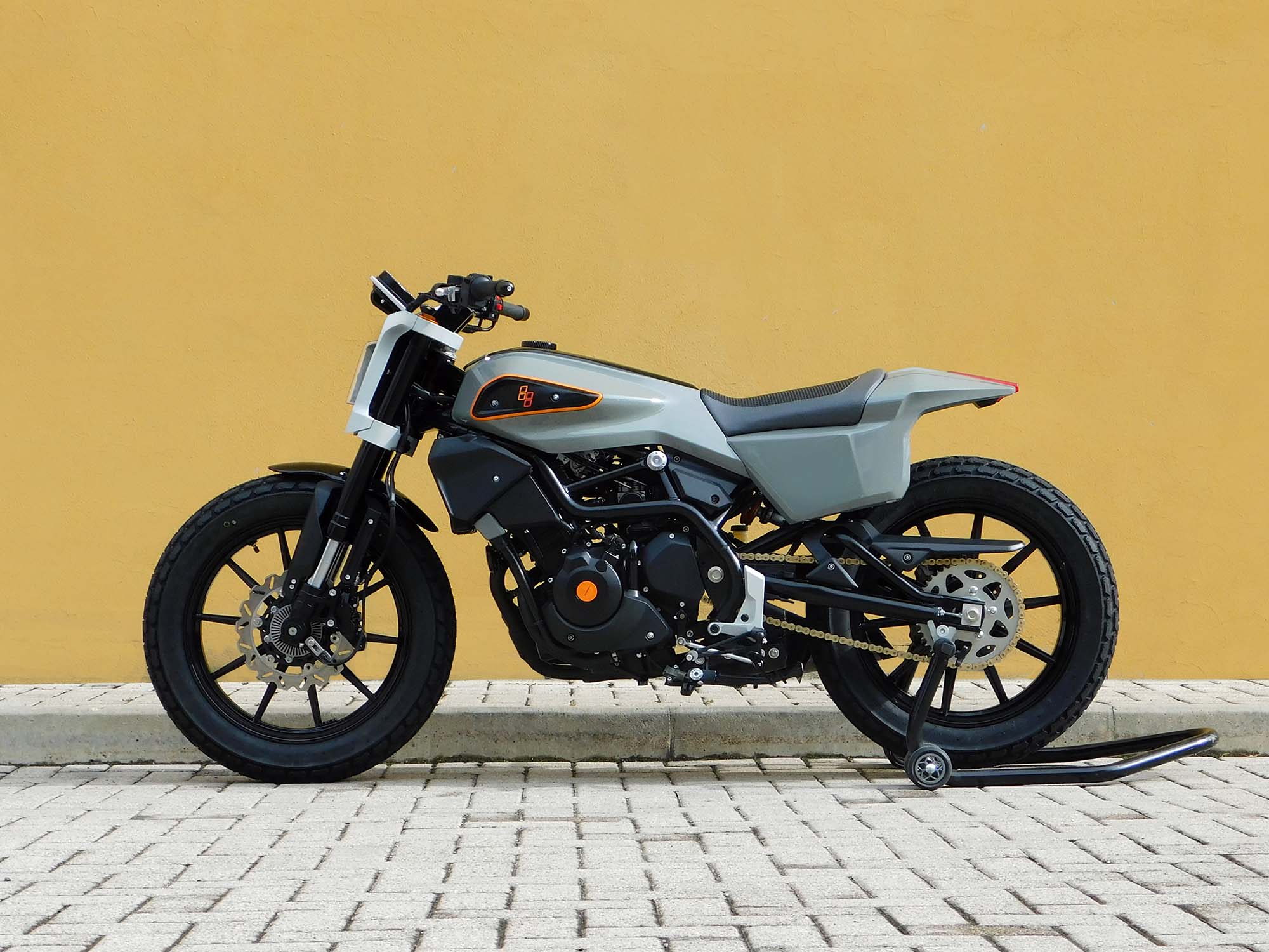 XR 338 La Grintosa | Flat Track Concept - RocketGarage - Cafe Racer ...