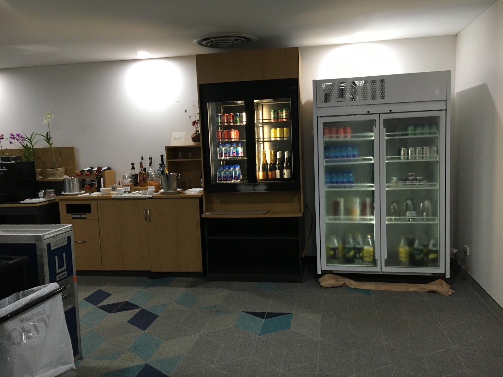 Fiji Airways Temporary Tabua Lounge, Nadi Airport - Fiji - Travel is my ...