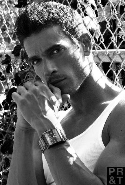 L'Homme du Jour: JOSH KLOSS