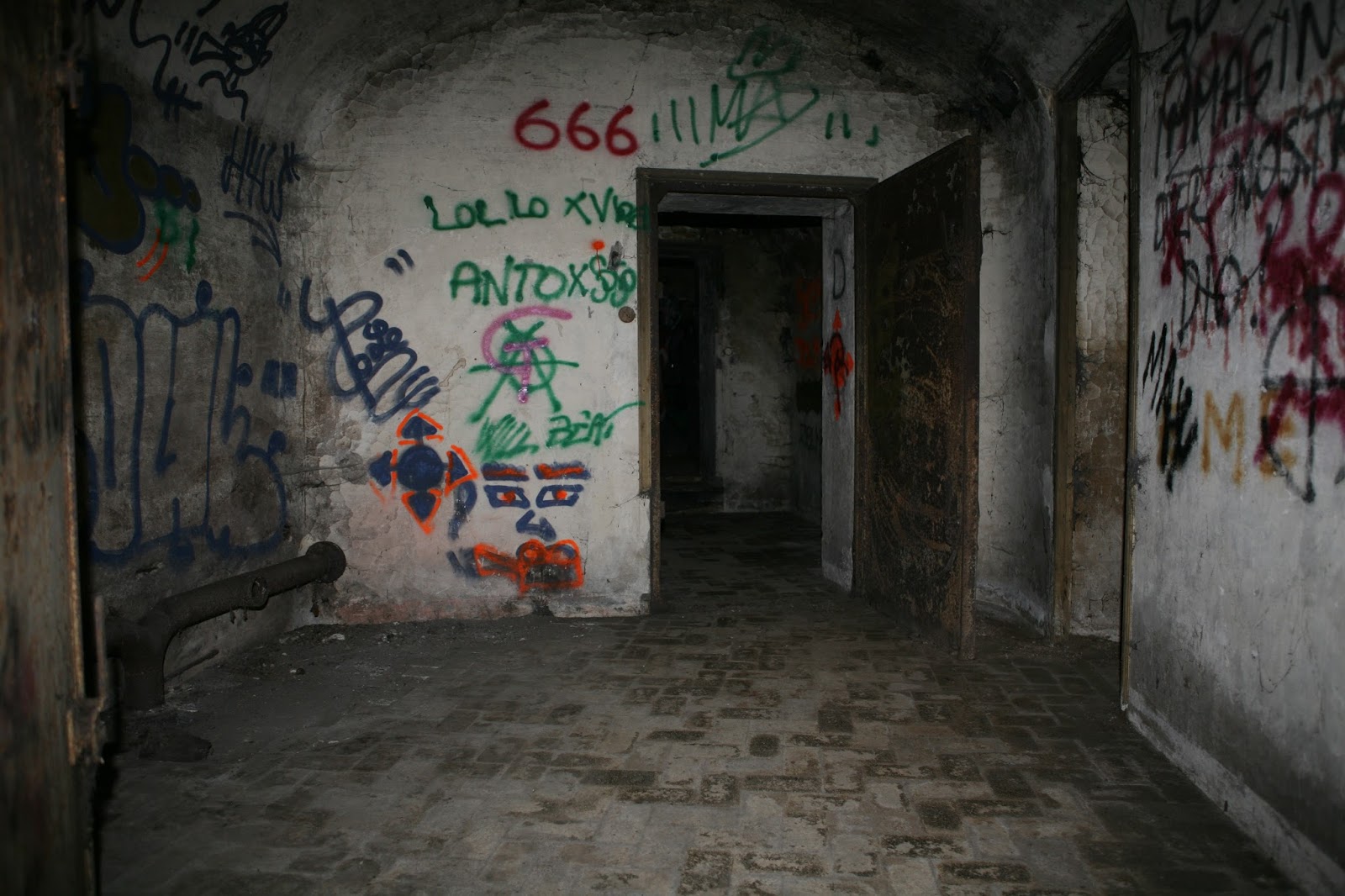 Rome the Second Time: Underground Rome - the Royal bunker from World War II