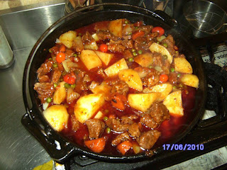 LEKKER RESEPTE VIR DIE JONGERGESLAG: KERRIEPOTJIE