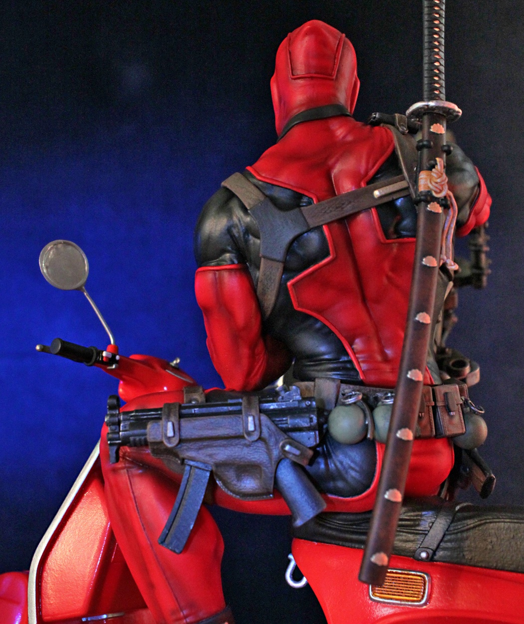 Angry Koala Gear (Vintage): Deadpool Statue from Gentle Giant Studios