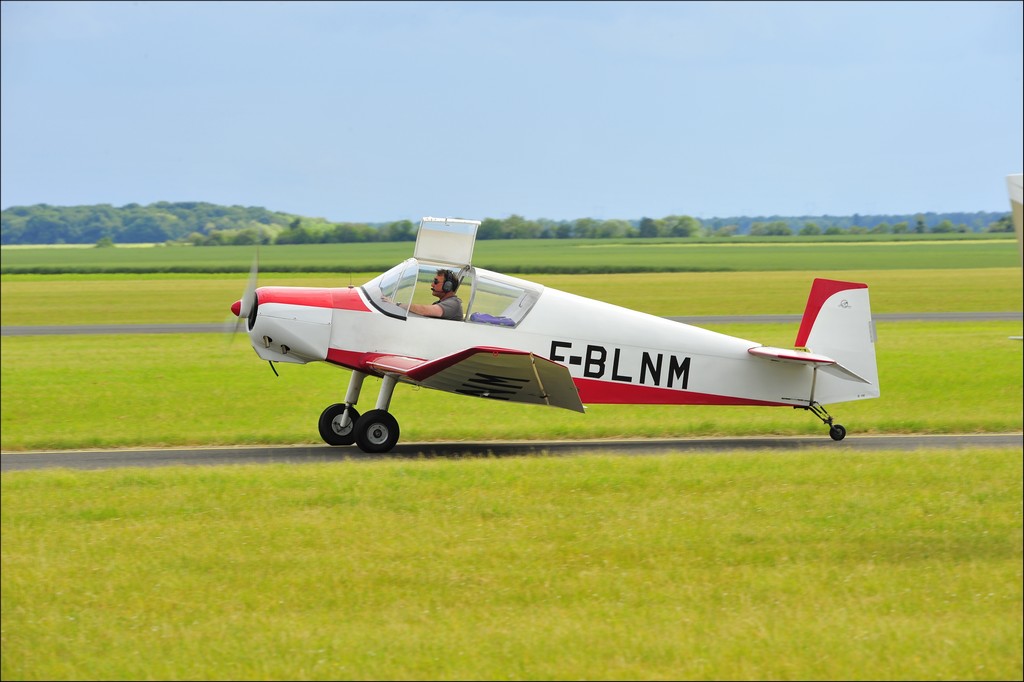 MINICAB story: Restauration d'une profondeur de Jodel D112