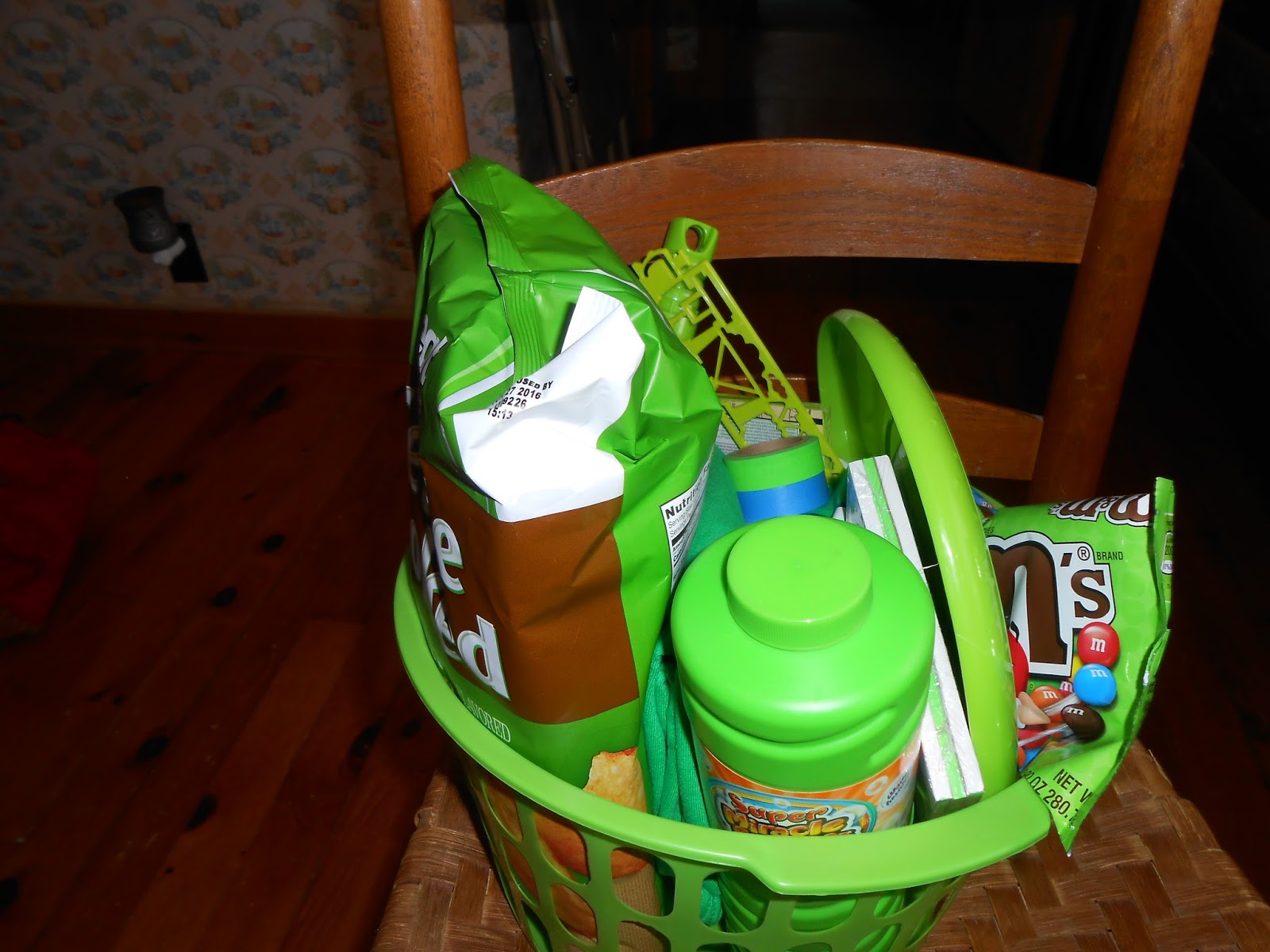 Mrs.T's Christmas Kitchen: Color themed gift baskets