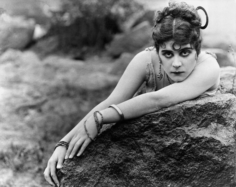Mesmerizing Portraits of Theda Bara, Hollywood’s Original Vamp ~ Vintage Everyday