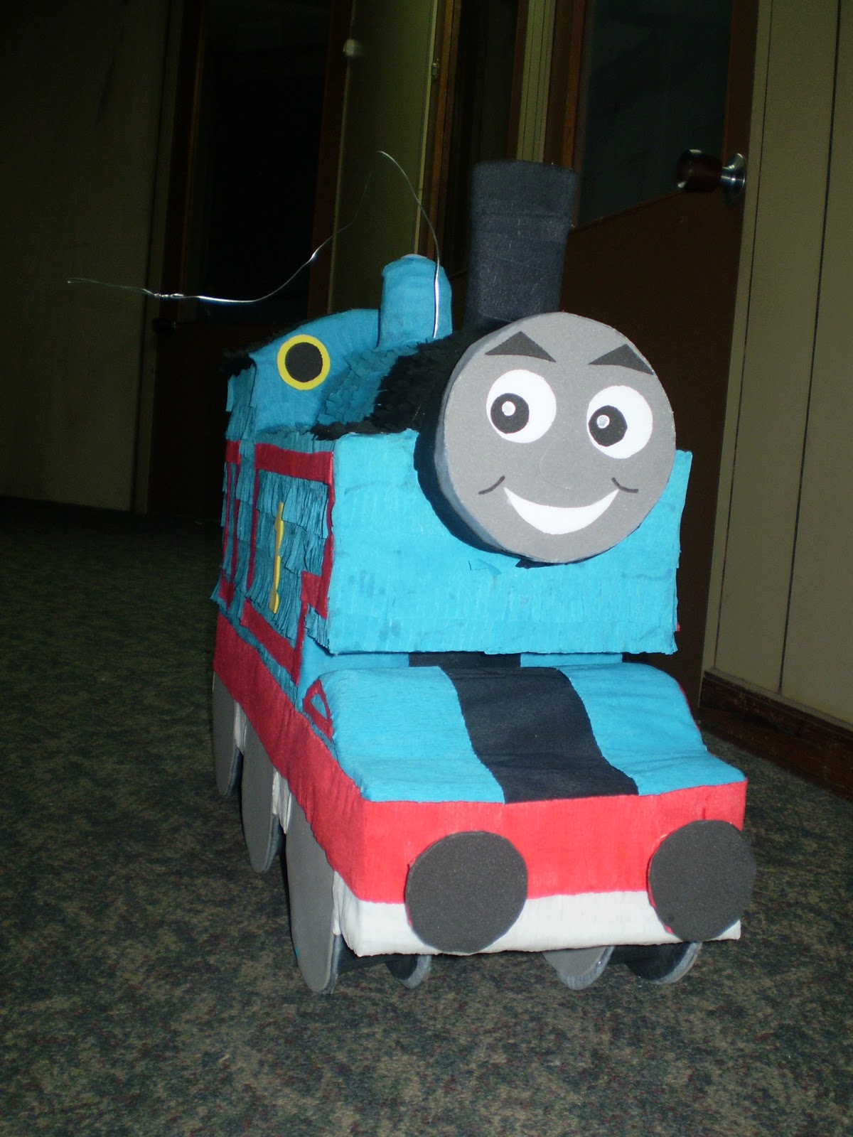 PIÑATAS NATTY @pinatas_eventos.natty: THOMAS EL TREN